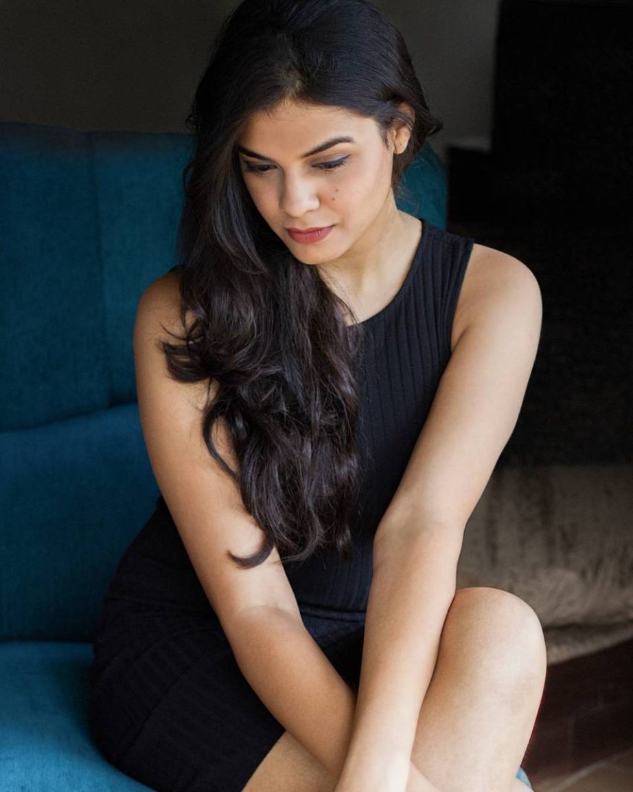 Ayushi Gupta (Actress) Biography, Height, Weight, Age, Affairs, & More ...